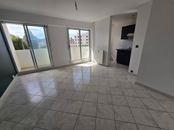 Appartement à louer - Ville Gozet, Montluçon - 1 pièce