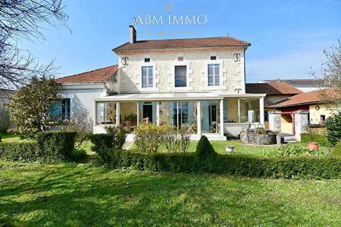 Maison à vendre - Neuvic - 10 pièces - 6 chambres