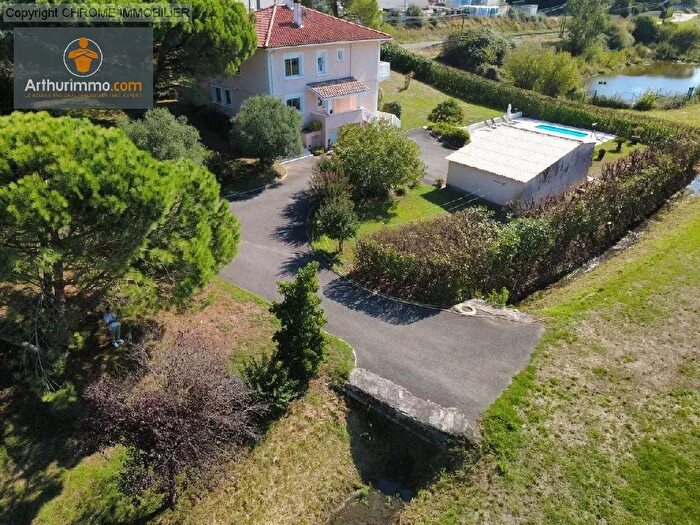 Maison à vendre - Sainte-Bazeille - 6 pièces - 4 chambres
