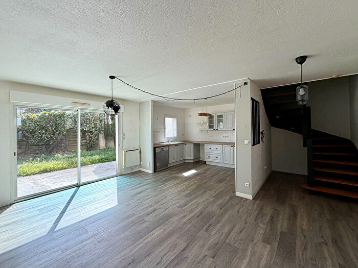 Maison à vendre - Échillais - 4 pièces - 3 chambres