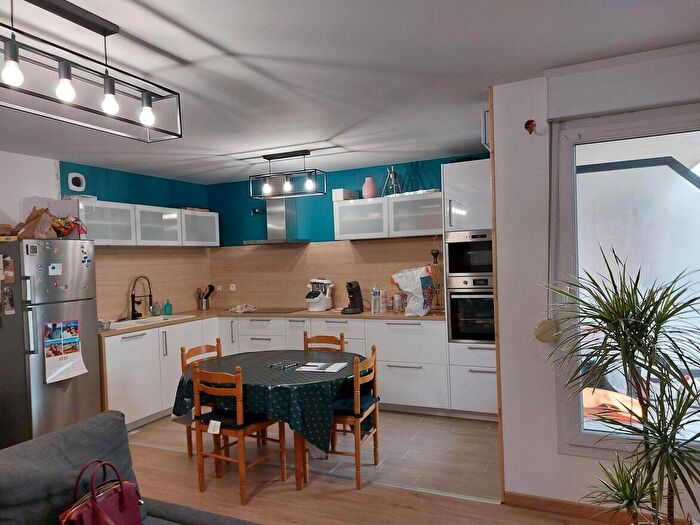 Appartement à louer - Cernay Jamin-Jean Jaurès-Epinettes, Reims - 2 pièces - 1 chambre