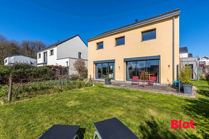 Maison à vendre - Gévezé - 6 pièces - 4 chambres