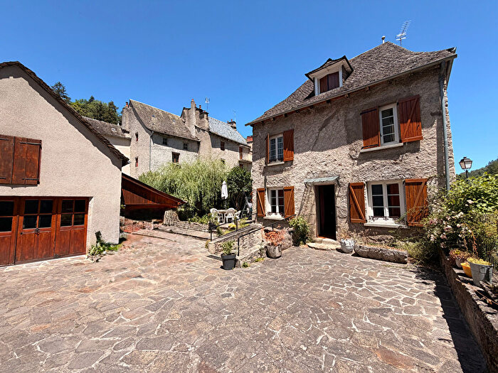Maison 8 pièces à Chaudes-Aigues, à vendre