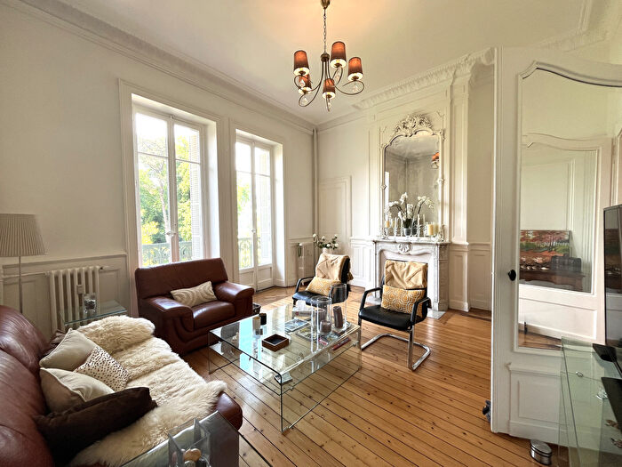 Appartement à vendre - Aix-les-Bains, Centre-ville - 6 pièces - 4 chambres