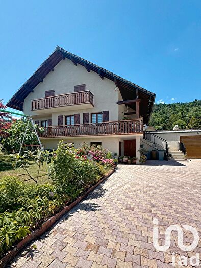 Maison à vendre - Châtillon-en-Michaille - 6 pièces - 5 chambres