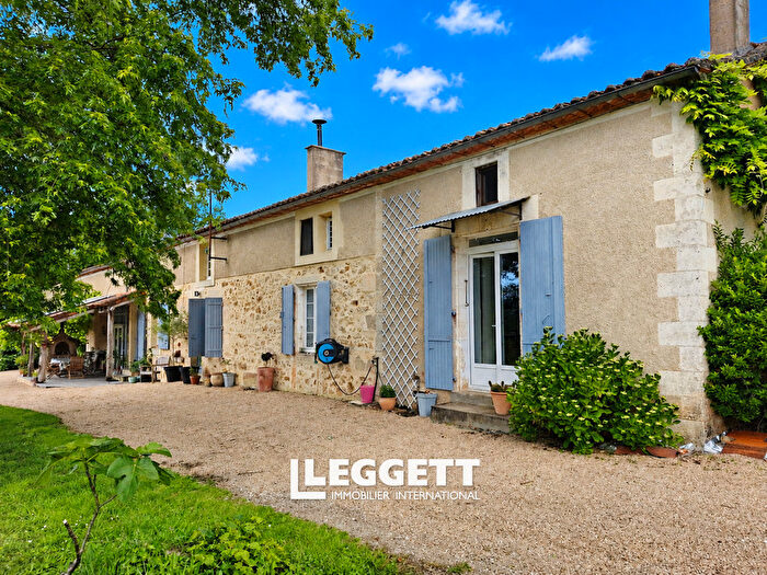 Montbron - Maison 10 pièces à vendre