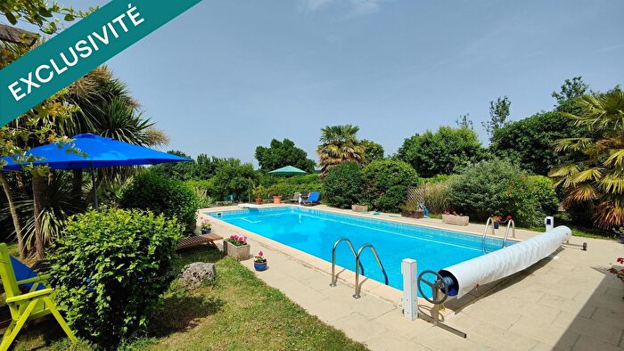 Maison à vendre - Semoussac - 16 pièces - 6 chambres