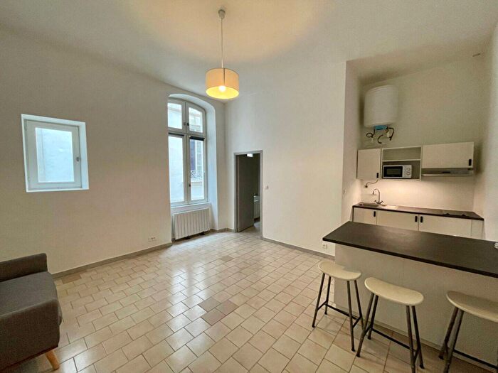 Arènes, Nîmes - Appartement 2 pièces à louer