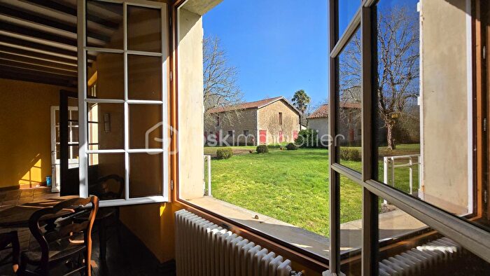 Maison à vendre - Le Vigeant - 5 pièces - 4 chambres