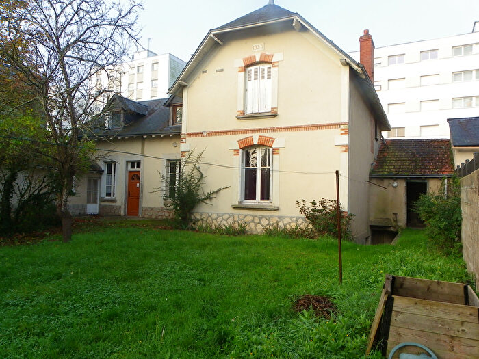 Maison à vendre - Châtellerault, Ozon - 8 pièces - 7 chambres