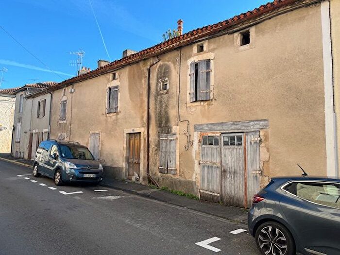 Maison à vendre - Chasseneuil-sur-Bonnieure - 4 pièces