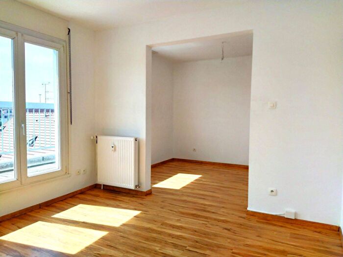 Neudorf Ouest Centre, Strasbourg : Appartement 1 pièce à louer