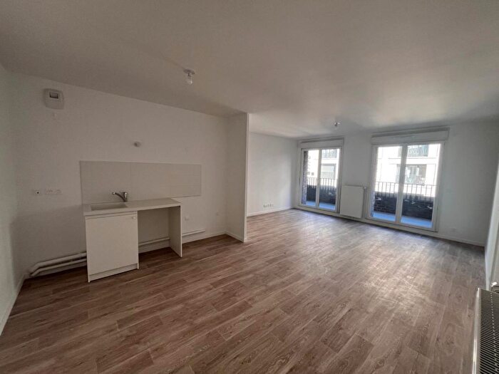 Appartement à louer - Bobigny, Centre-ville - 4 pièces - 3 chambres