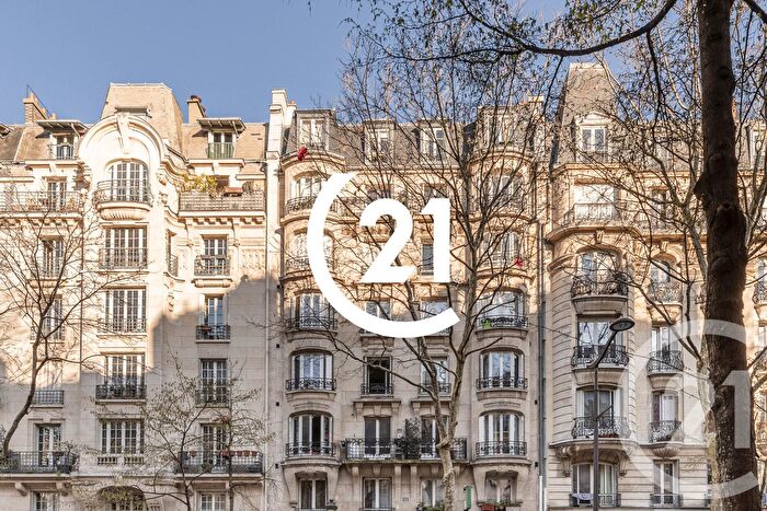 Appartement 3 pièces à vendre à Paris 18ème, Barbès, Château Rouge