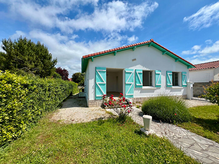 Maison à vendre - Saint-Palais-sur-Mer - 9 pièces - 6 chambres