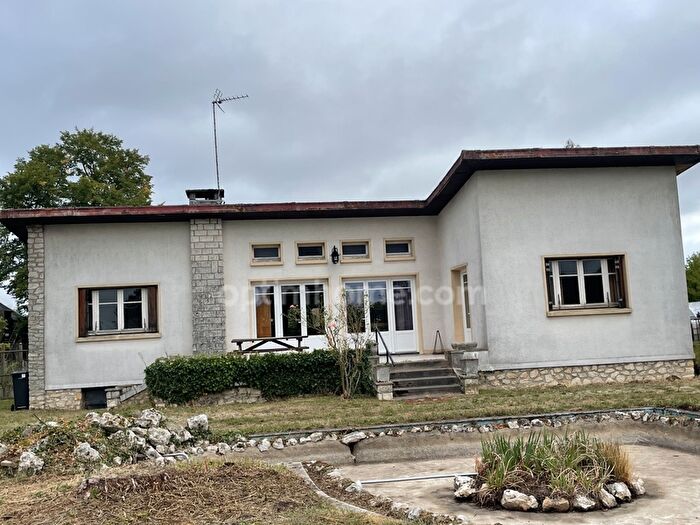 Maison à vendre - Aubigny-sur-Nère - 6 pièces - 4 chambres