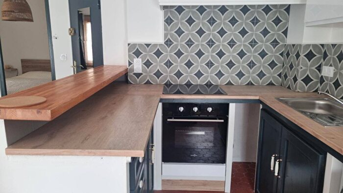 Appartement à louer - Centre Ville, Le Beausset - 2 pièces - 1 chambre