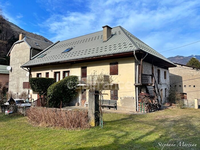 Maison à vendre - Saint-Étienne-de-Cuines - 4 pièces - 3 chambres