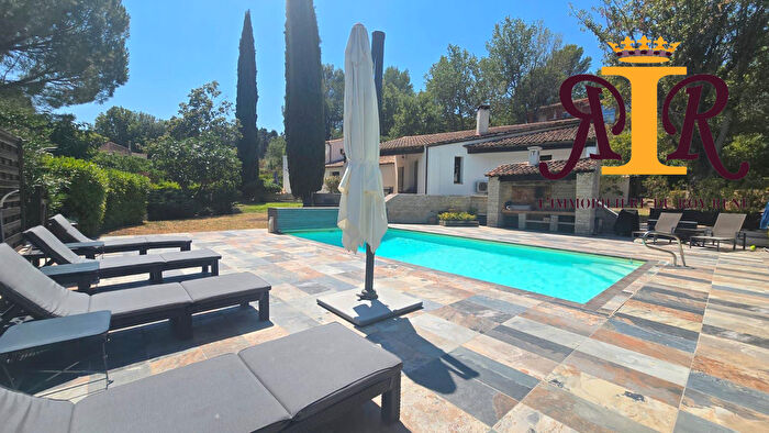 Maison à vendre - Châteauneuf-le-Rouge - 5 pièces - 4 chambres