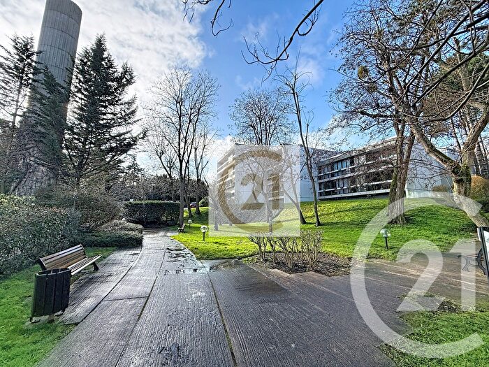 Appartement à louer - Garches, Buzenval - 5 pièces - 3 chambres