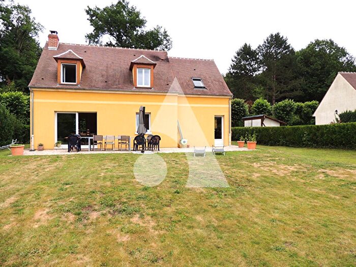 Maison à louer - Ermenonville - 6 pièces - 4 chambres