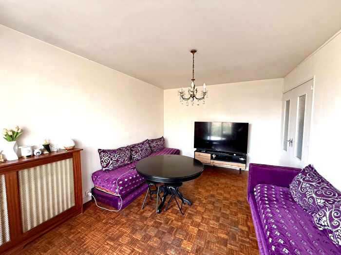 Appartement à vendre - Bondy, Noue Caillet, Terre-Saint-Blaise - 3 pièces - 2 chambres