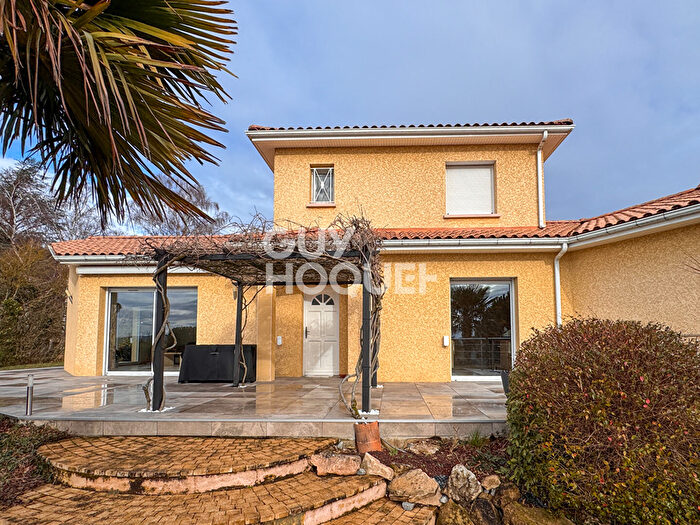 Maison à vendre - Chuzelles - 6 pièces - 4 chambres