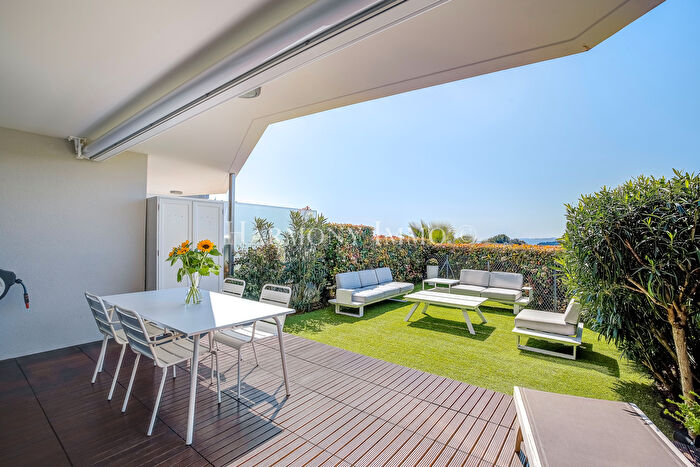 Appartement à vendre - Nice, Corniche Fleurie - 3 pièces - 2 chambres