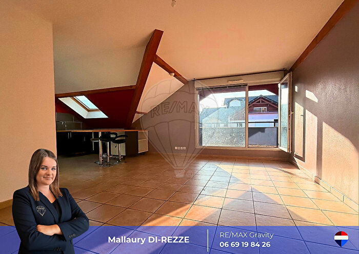 Appartement à vendre - Taninges - 3 pièces - 2 chambres