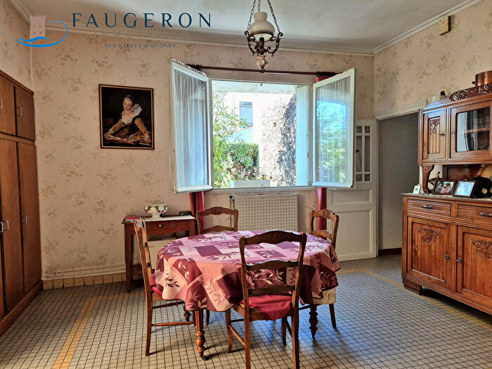 Maison à vendre - Les Sables-dOlonne, Gare - 5 pièces - 3 chambres