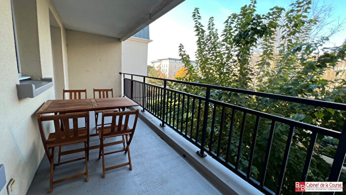 Appartement à louer - Bordeaux - 3 pièces - 2 chambres