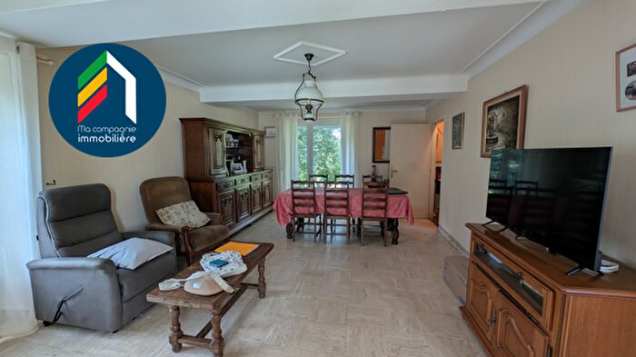 Maison à vendre - Les Landes-Genusson - 8 pièces - 4 chambres