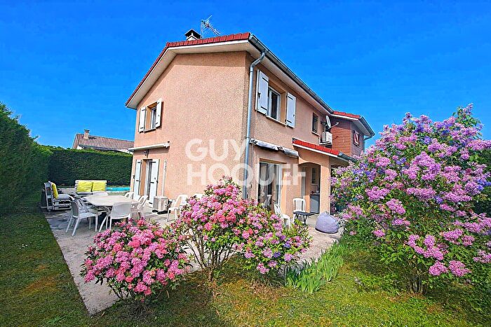 Maison 6 pièces à Meyrié, à vendre
