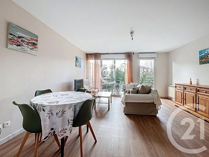 Appartement à louer - Tassin-la-Demi-Lune - 3 pièces - 2 chambres