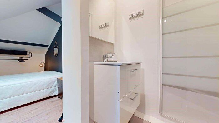 Appartement à louer - Clairmarais-Charles Arnould, Reims - 1 pièce