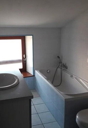 Appartement à louer - Saint-Symphorien-sur-Coise - 3 pièces - 2 chambres