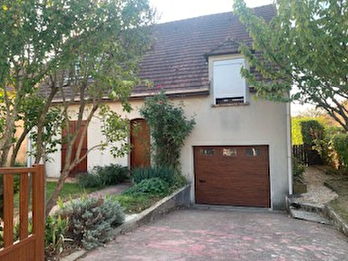 Maison à louer - Égly - 6 pièces - 4 chambres