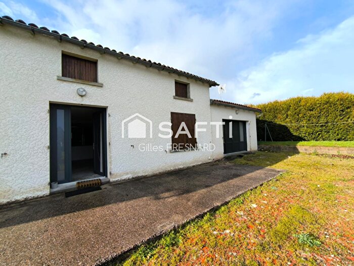 Maison à vendre - Chadenac - 5 pièces - 3 chambres