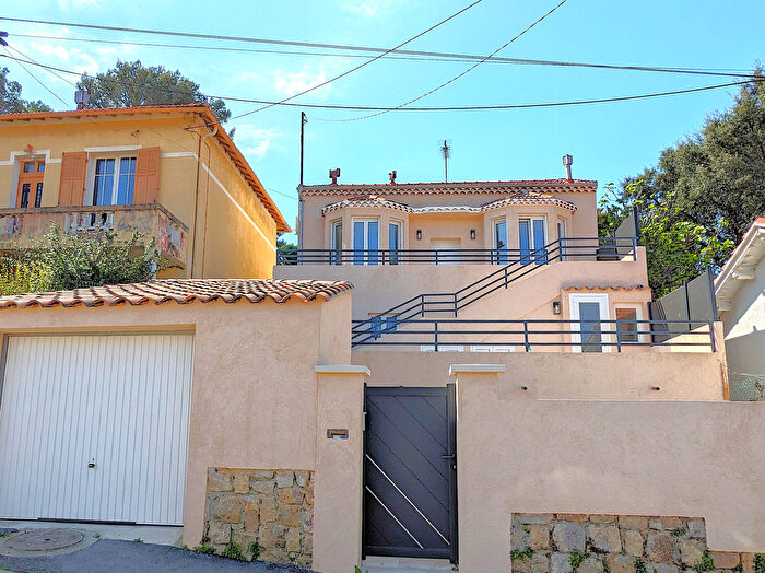 Maison à vendre - La Seyne-sur-Mer, Est - 5 pièces - 4 chambres