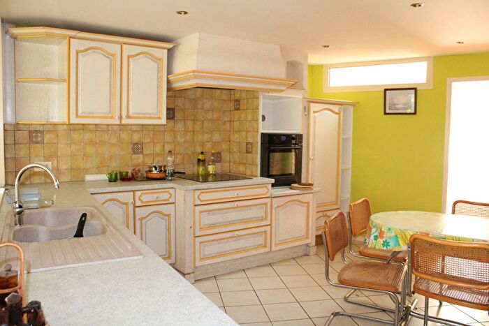 Maison à vendre - Saint-Étienne-de-Lugdarès - 7 pièces - 5 chambres