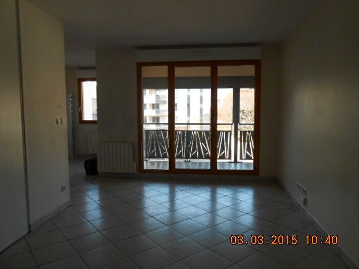 Appartement à louer - Lyon e , Monchat - 2 pièces - 1 chambre