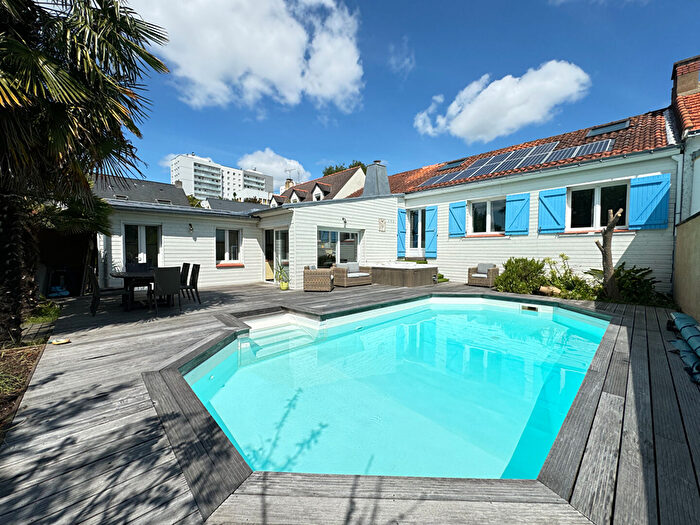 Maison à vendre - Saint-Herblain, Nord - 7 pièces - 3 chambres