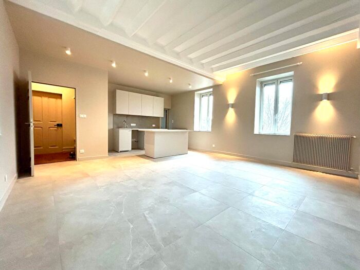 Appartement à louer - Fuissé - 3 pièces - 2 chambres