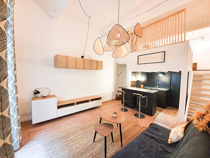 Centre Ville, Aix-en-Provence : Appartement 1 pièce à louer