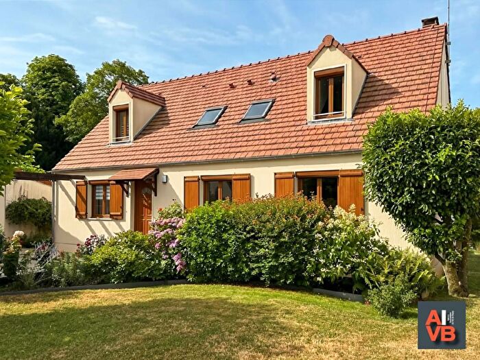 Maison 8 pièces à Bussy-Saint-Georges, à vendre