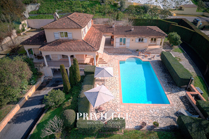 Maison à vendre - Saint-Paul-de-Vence - 8 pièces - 6 chambres