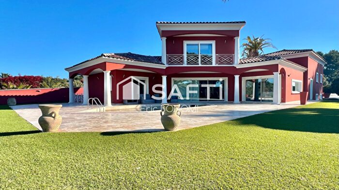 Maison à vendre - Fréjus, Centre-ville - 5 pièces - 2 chambres