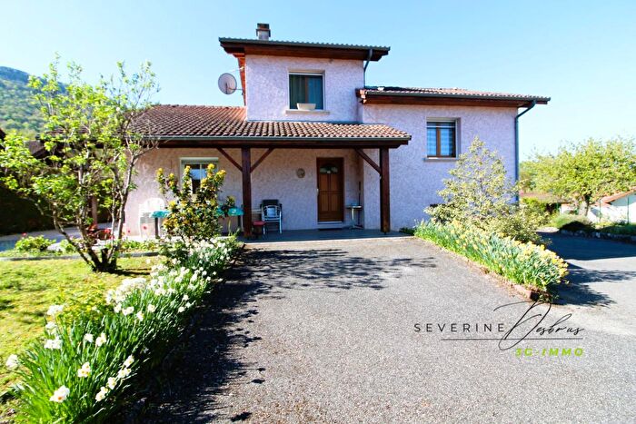 Maison 5 pièces à Saint-Quentin-sur-Isère, à vendre