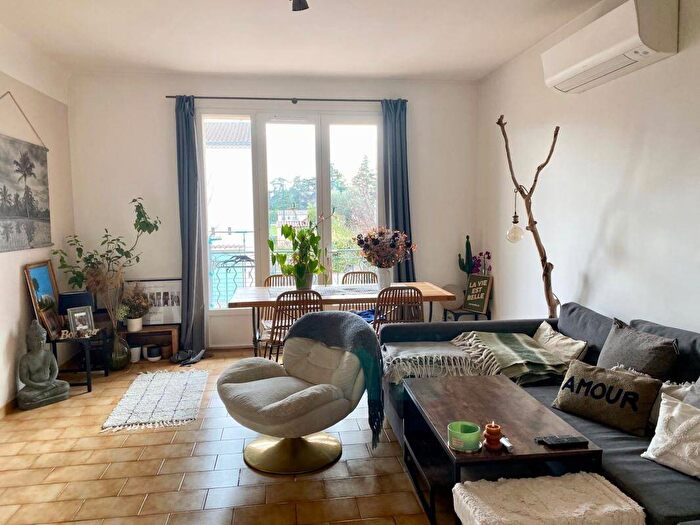 Maison à louer - La Tour-dAigues - 4 pièces - 3 chambres