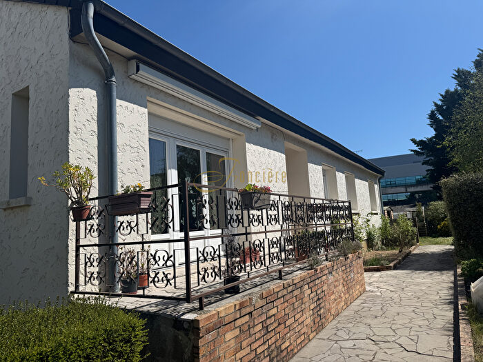 Maison à vendre - Bourges, Aéroport, Vauvert, Pierrelay, Pissevieille - 4 pièces - 3 chambres